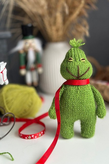 Christmas Grinch Knitting Pattern – KnityDesigns